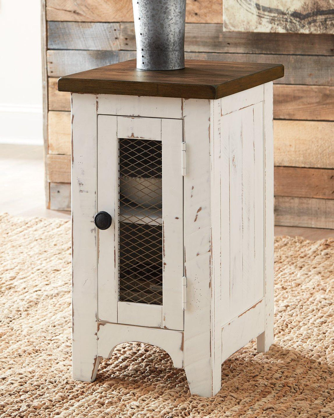 Wystfield Chairside End Table | Bill's Discount Center (Bradenton, FL)